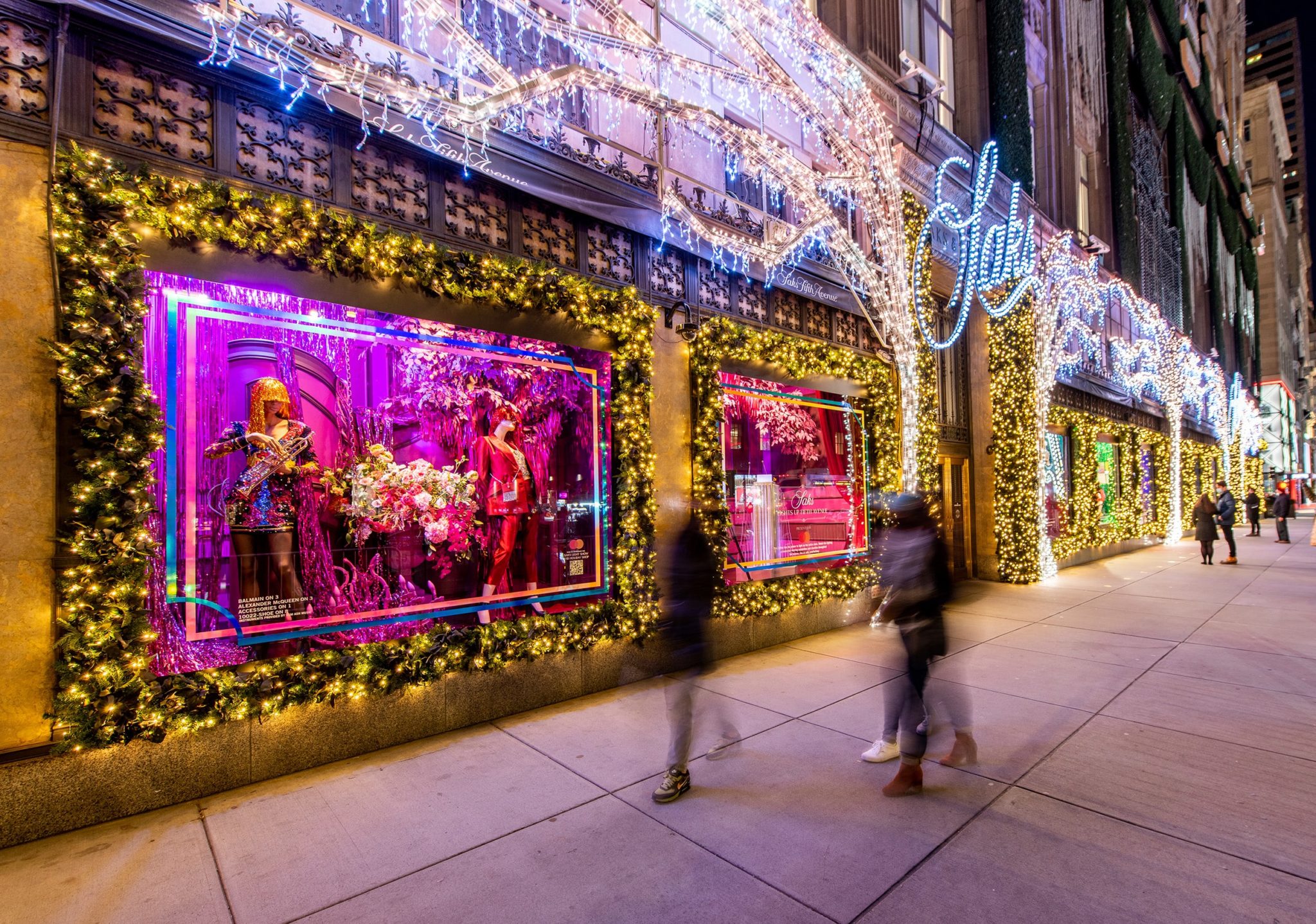 How to create perfect Christmas window displays | Specialist Glass