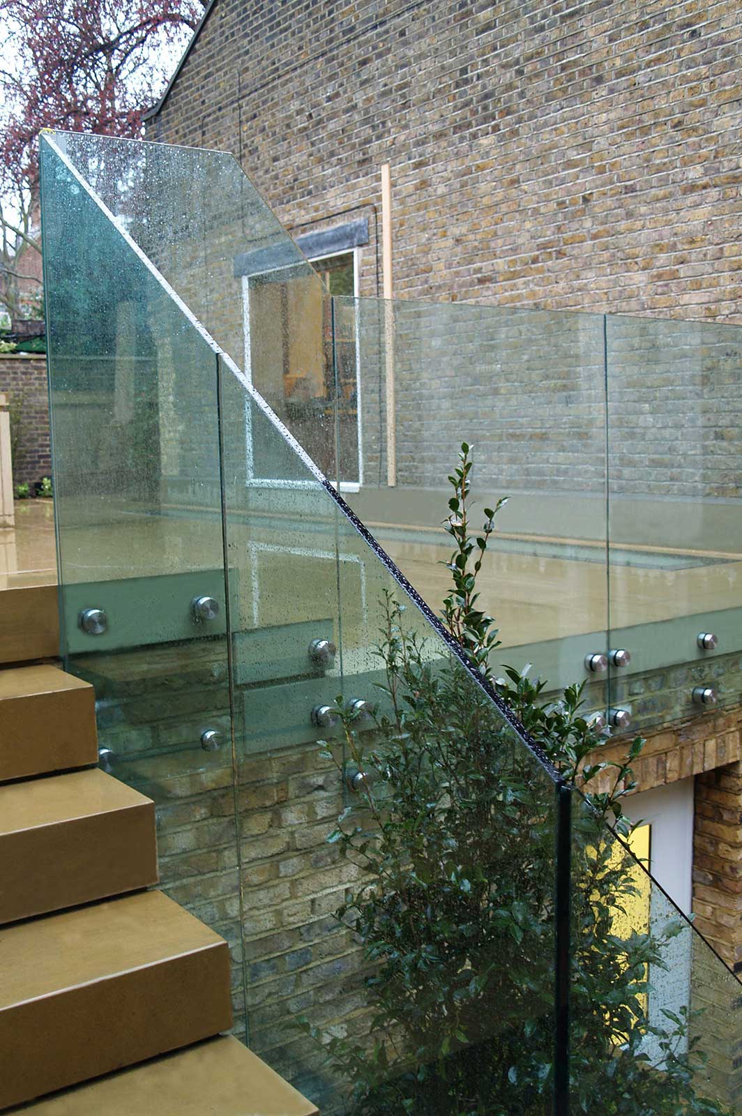 How can glass transform your Landscape Design?