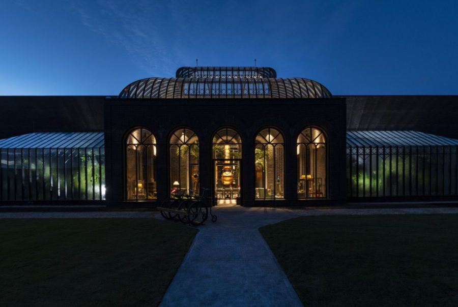 Curved Glass Supplier | Bowed Glass | Specialist Glass Products